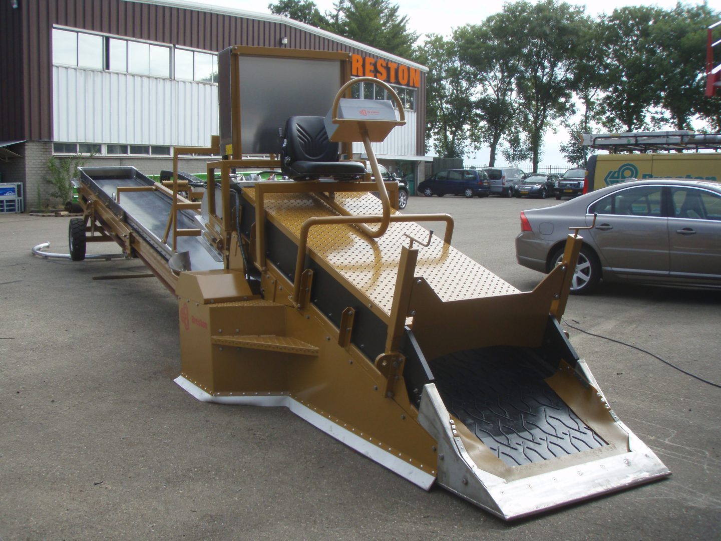Pick-up conveyor - Breston